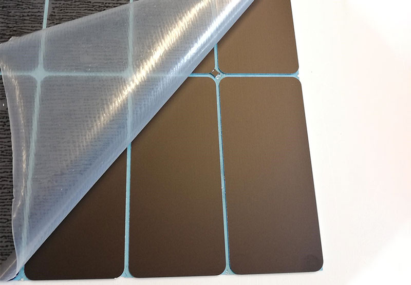 Skylt i eloxerad aluminium Svart matt 100 x 45 mm runda hörn, 1 mm